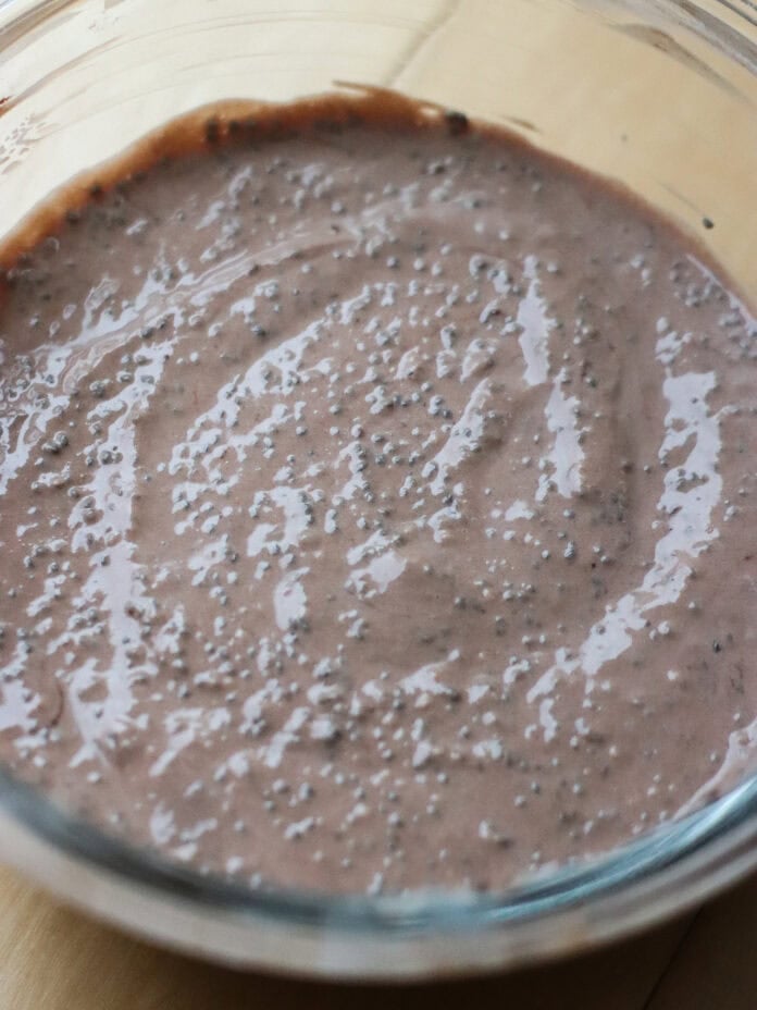 Creamy Chocolate Chia Protein Pudding with Greek Yogurt - Lindsay ...