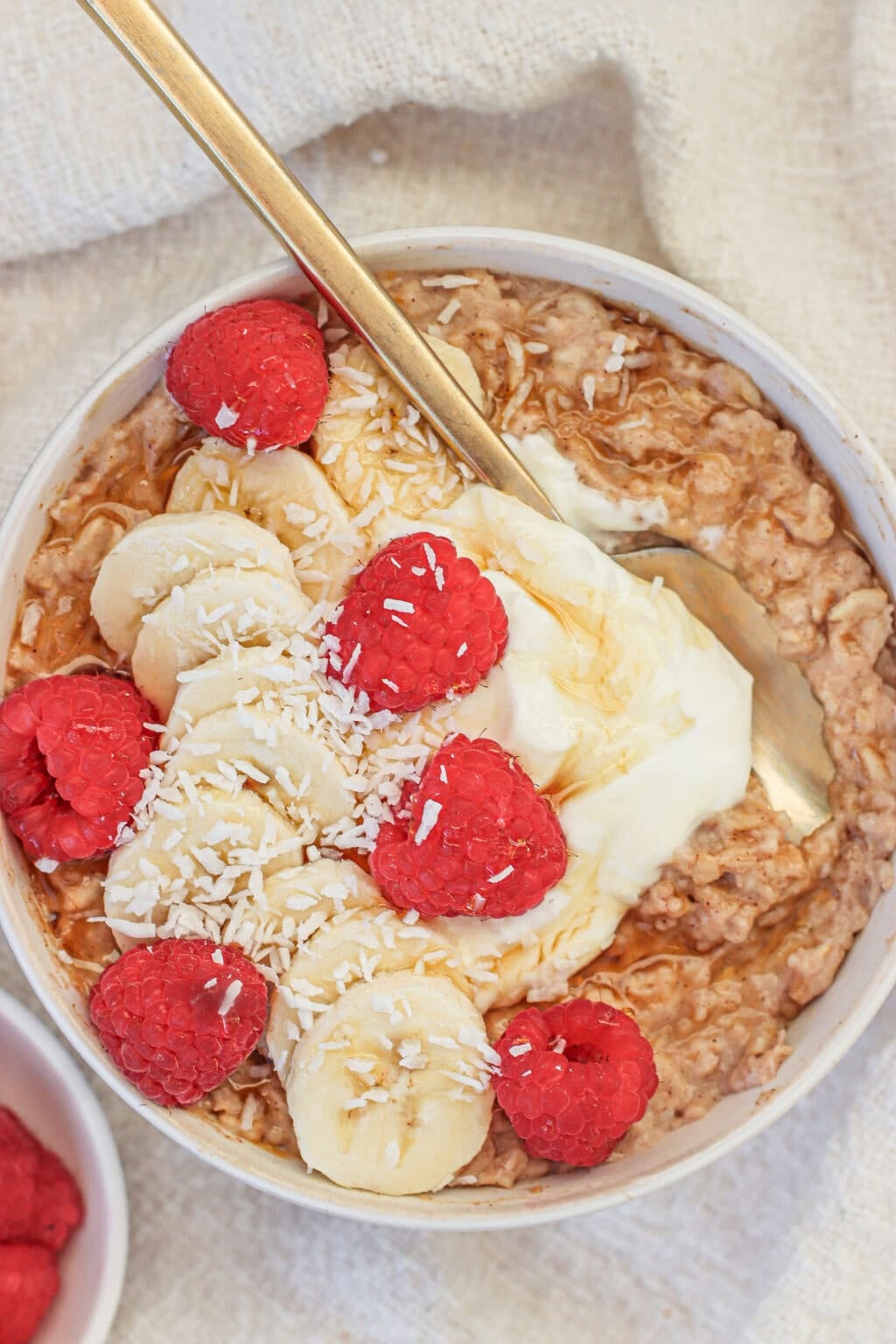 Quick & Creamy High Protein Oatmeal (with Egg Whites) - Lindsay Pleskot, RD